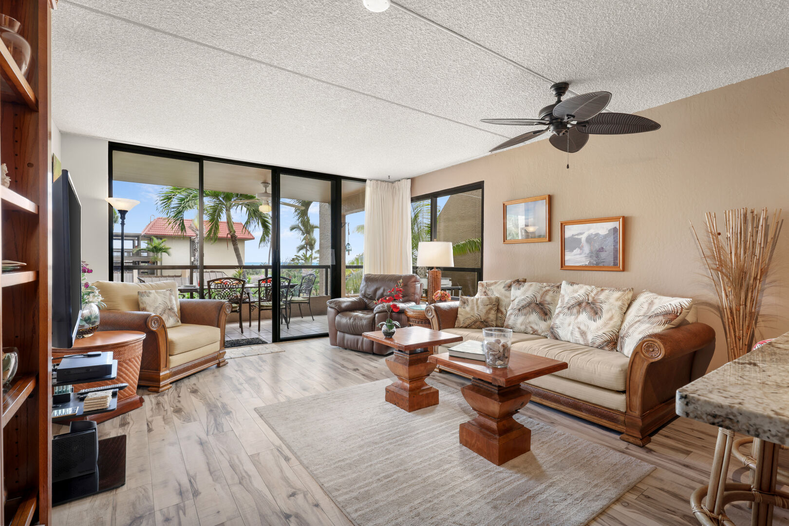Kona Pacific B-308 - Kailua-Kona, HI