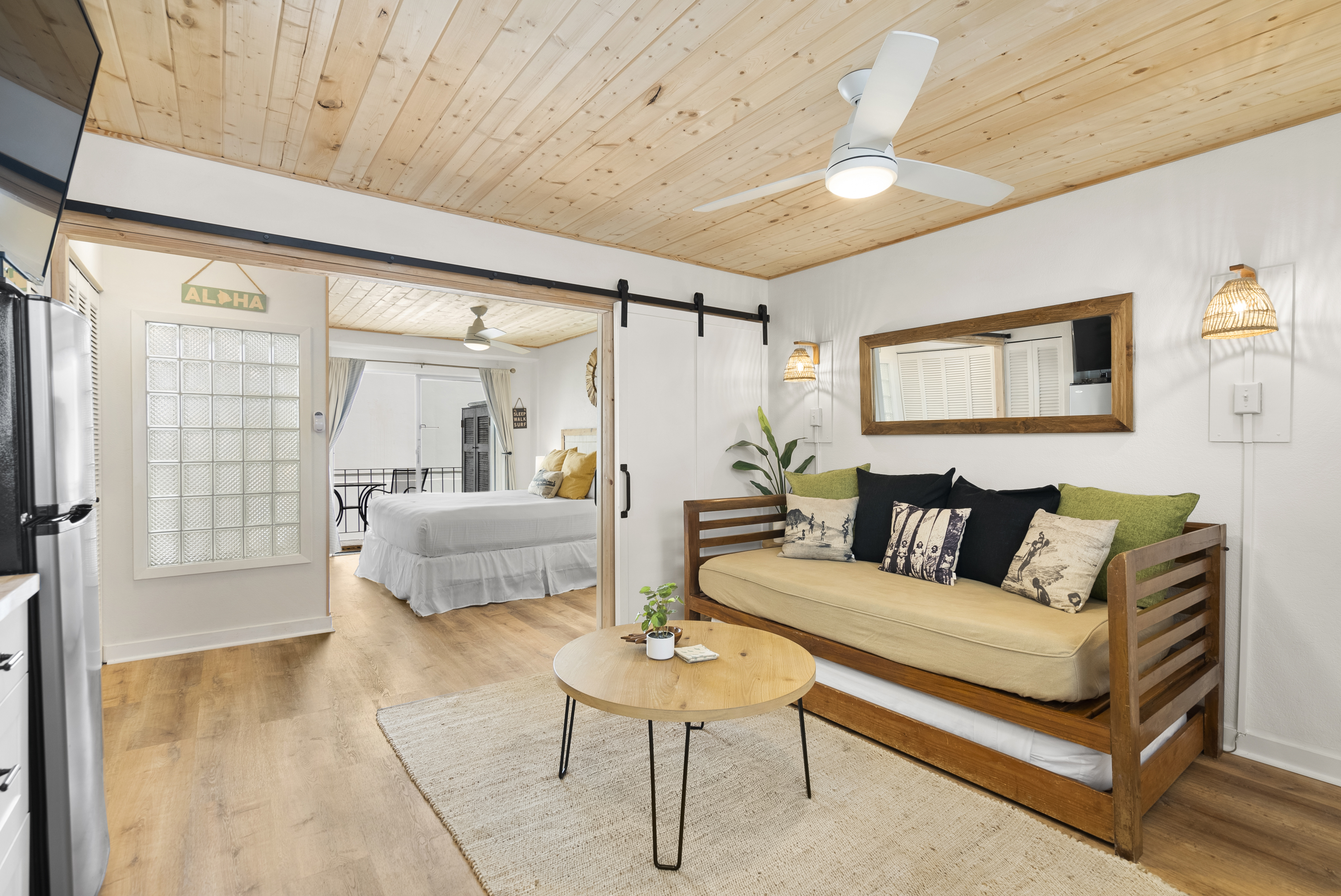 Remodeled Hawaiian Vacation Condo By Waikiki Beach In Boutique Cabana Waikiki - Honolulu