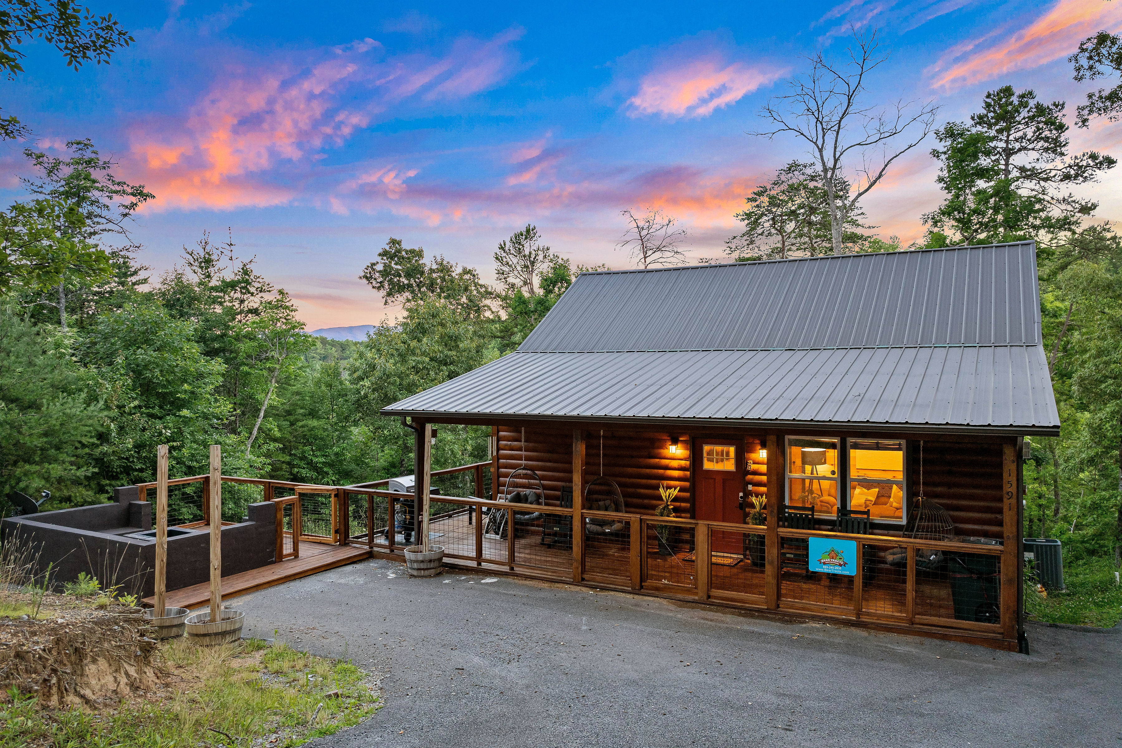 Pinecone Hideaway - USA