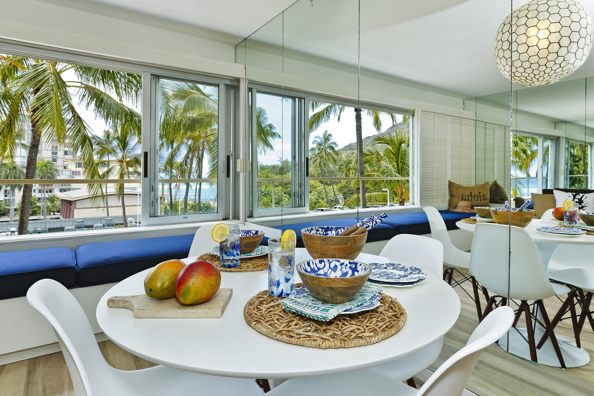 Colony Surf #406 - Upgraded Beachfront Studio on Quiet Waikiki beach ...