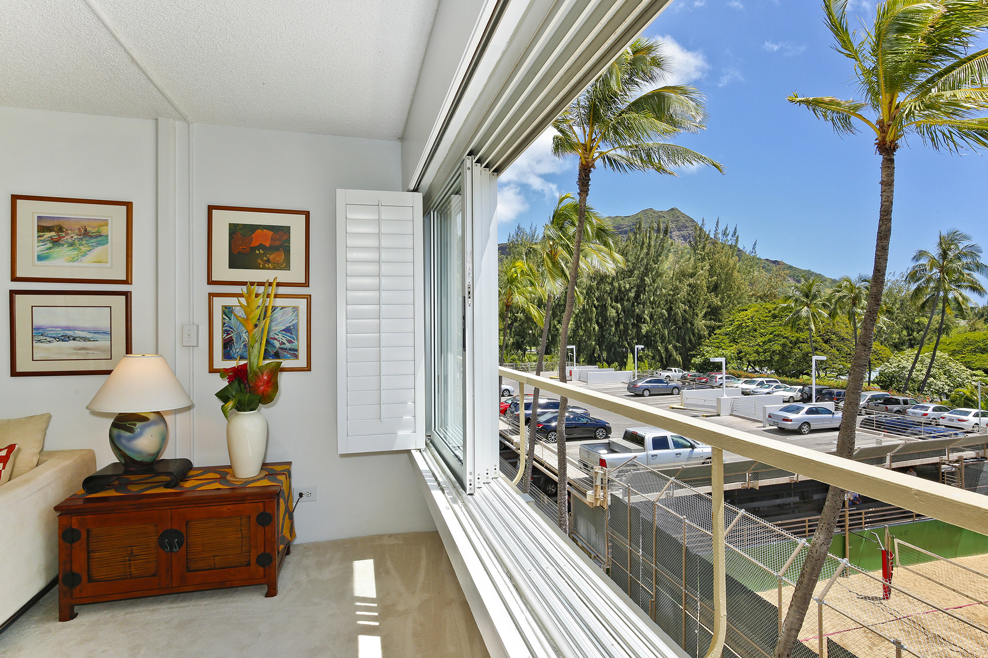Colony Surf #407 - Beachfront Building at the Quiet End of Waikiki with ...