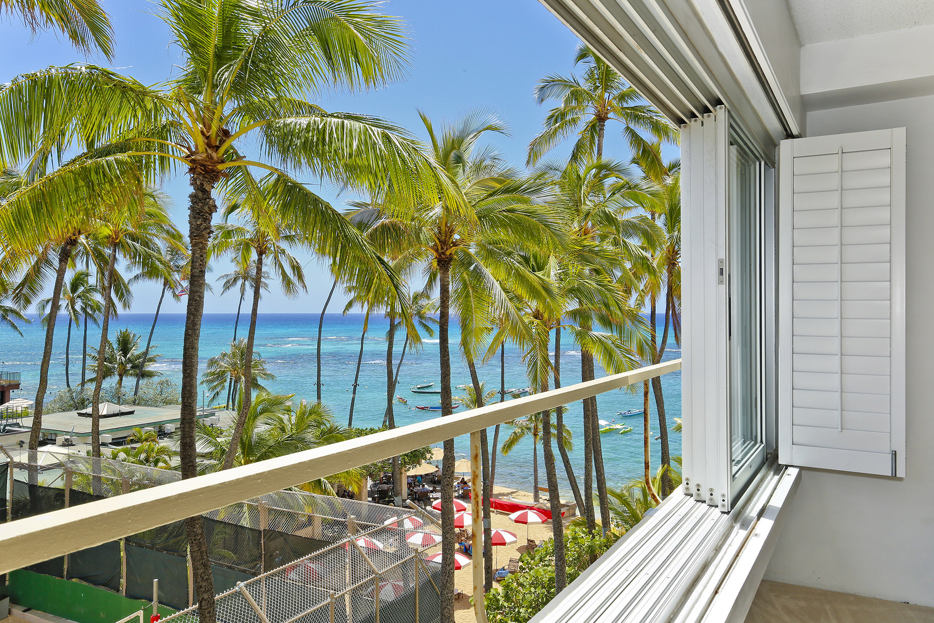 Colony Surf #407 - Beachfront Building at the Quiet End of Waikiki with ...