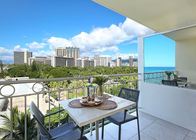 Waikiki Shore #814 - Wow! Ocean View Studio at Waikiki Shore, Just ...