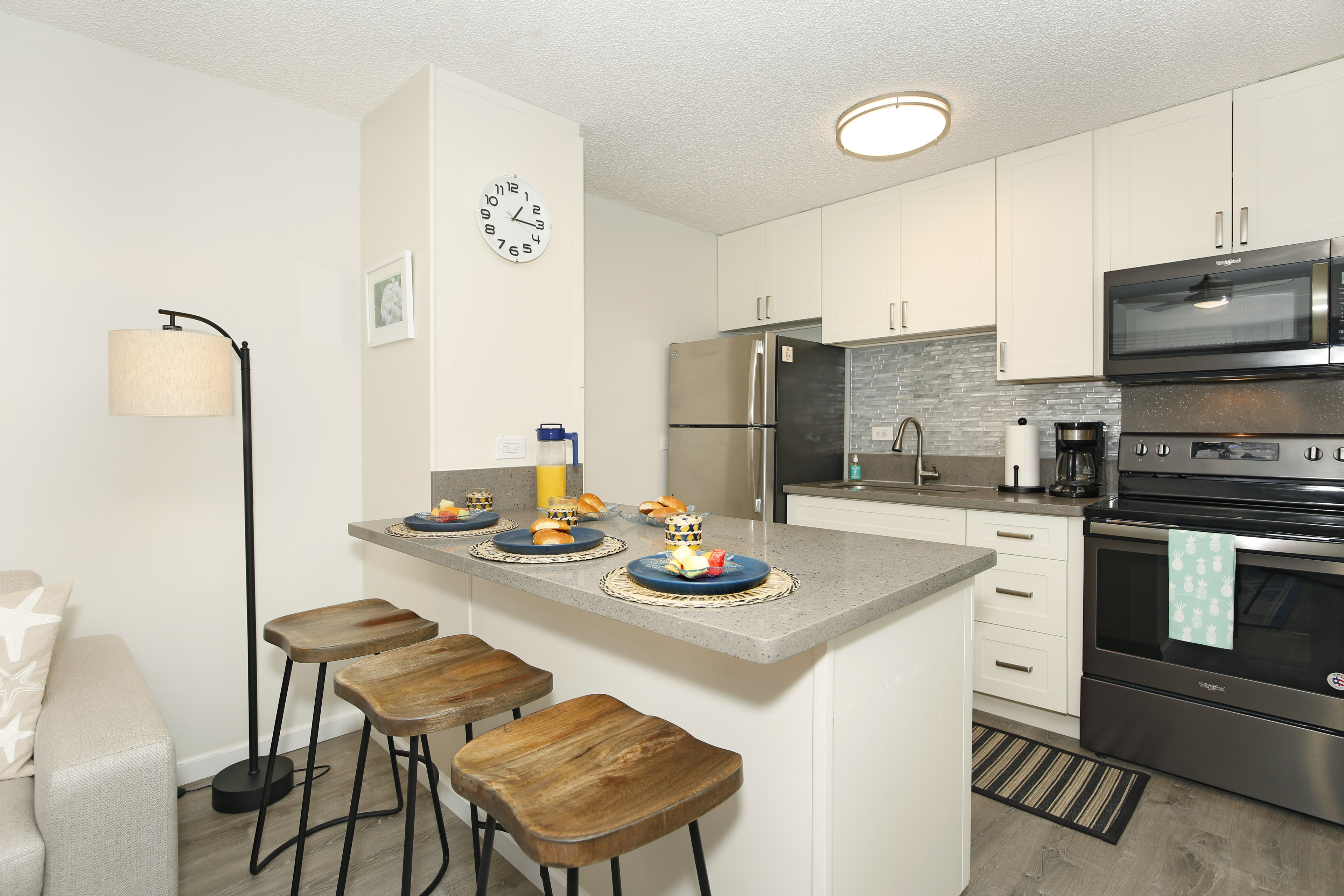 Niihau #304 - Newly Remodeled Condo in the Heart of Waikiki! 1 Block to ...