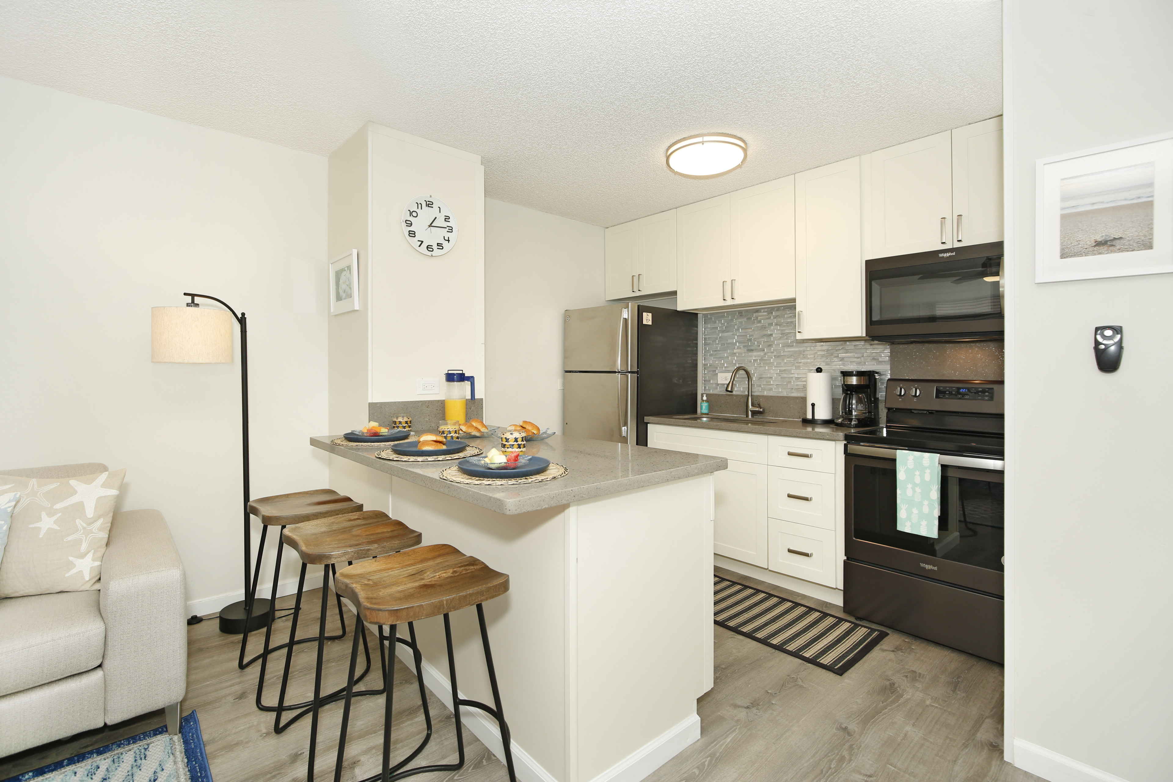 Niihau #304 - Newly Remodeled Condo in the Heart of Waikiki! 1 Block to ...