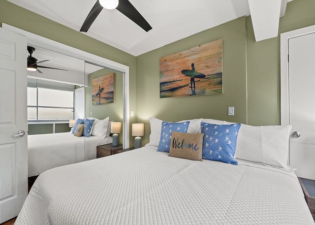 Niihau #201 - 2-Bedroom Suite Close to Beach in Heart of Waikiki!