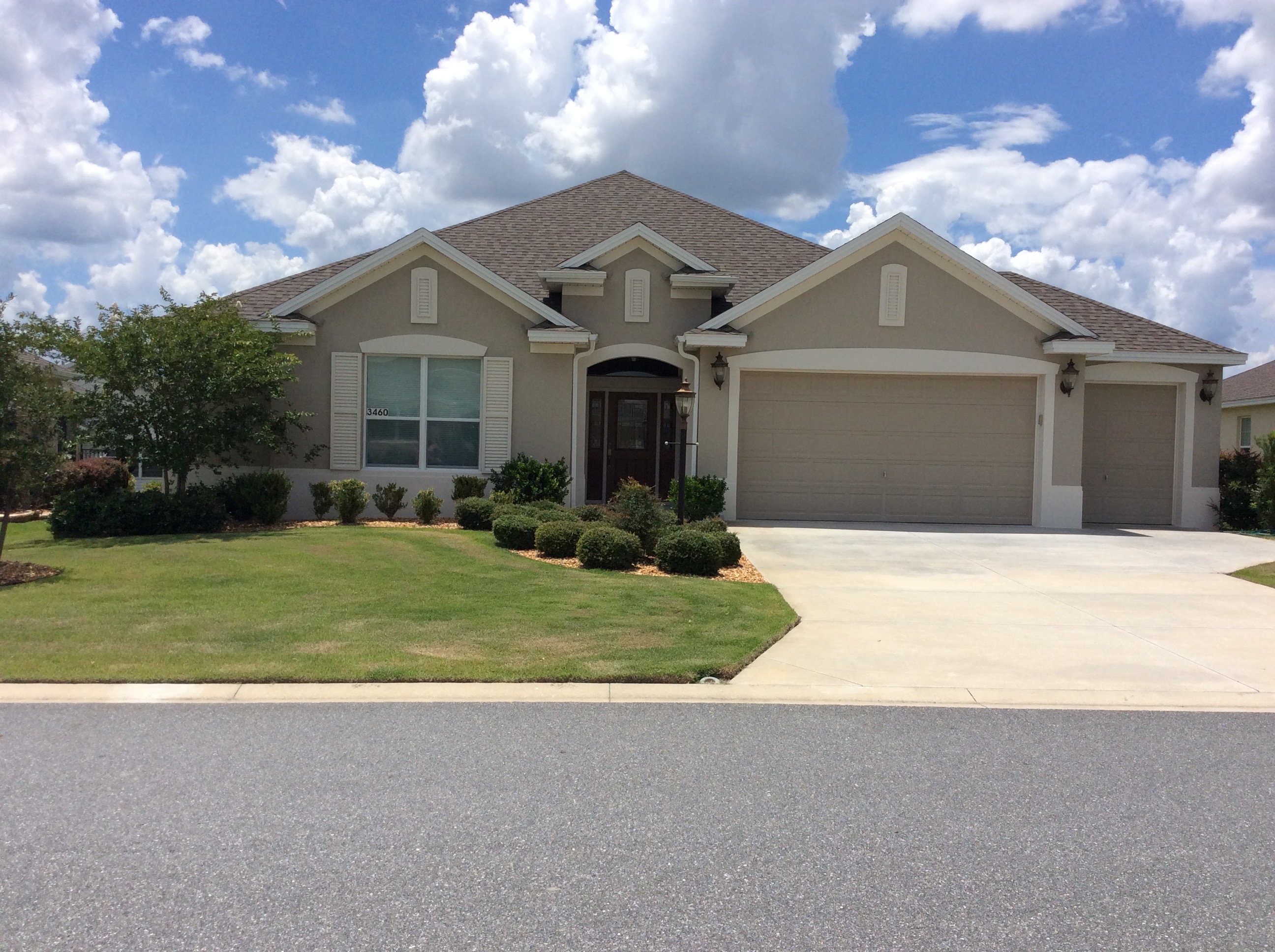 Spacious Interior And Serene Outdoor Oasis - Elegant Luxury Retreat - The Villages, FL
