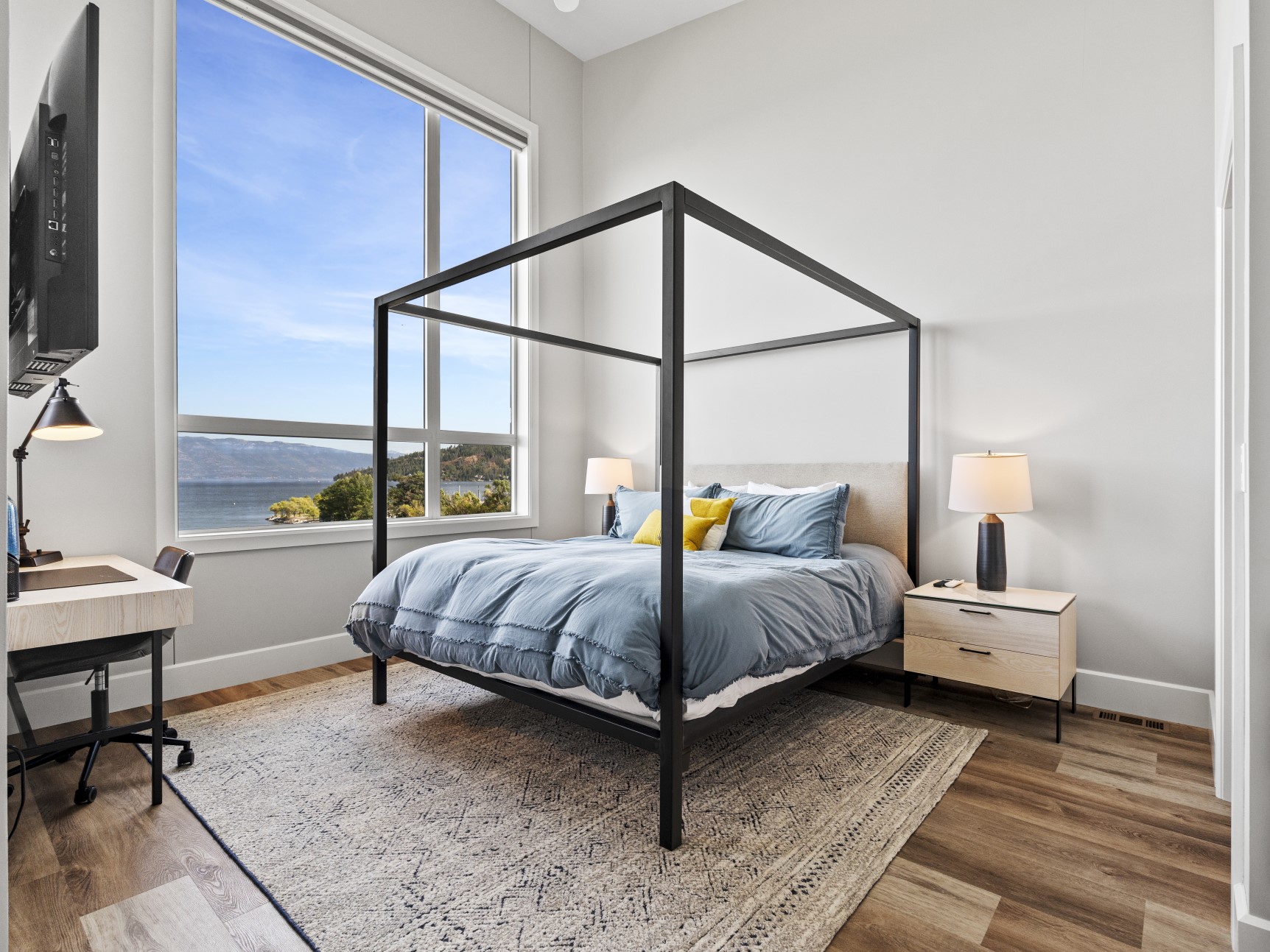 Gourmet Kitchen And Breathtaking Lake Views - Stunning Penthouse Retreat - Sandpoint, ID