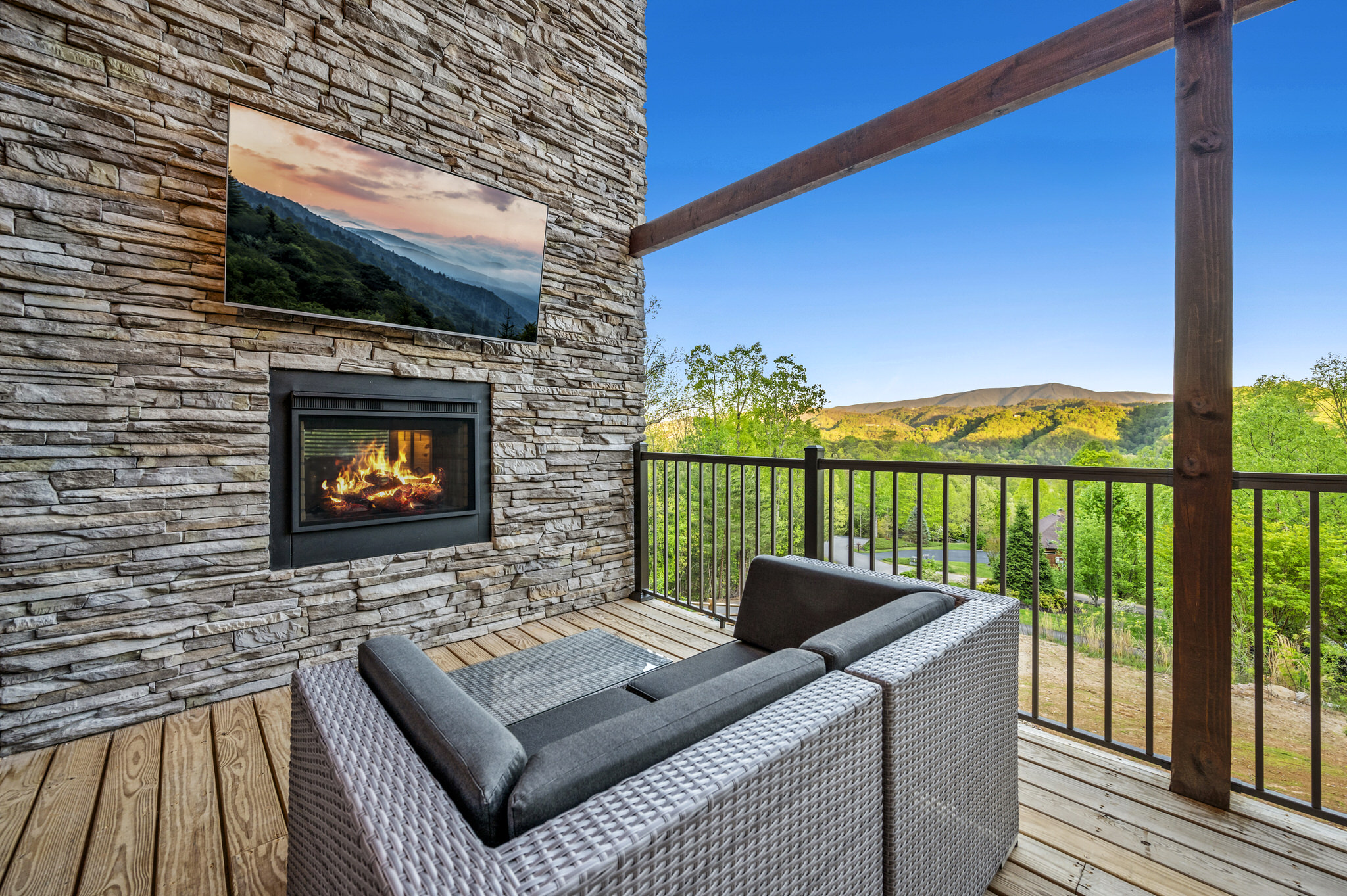 Cedar Hawk Springs - Cabins - Sleeps 1-6 - Elk Springs Resort Cabin ...