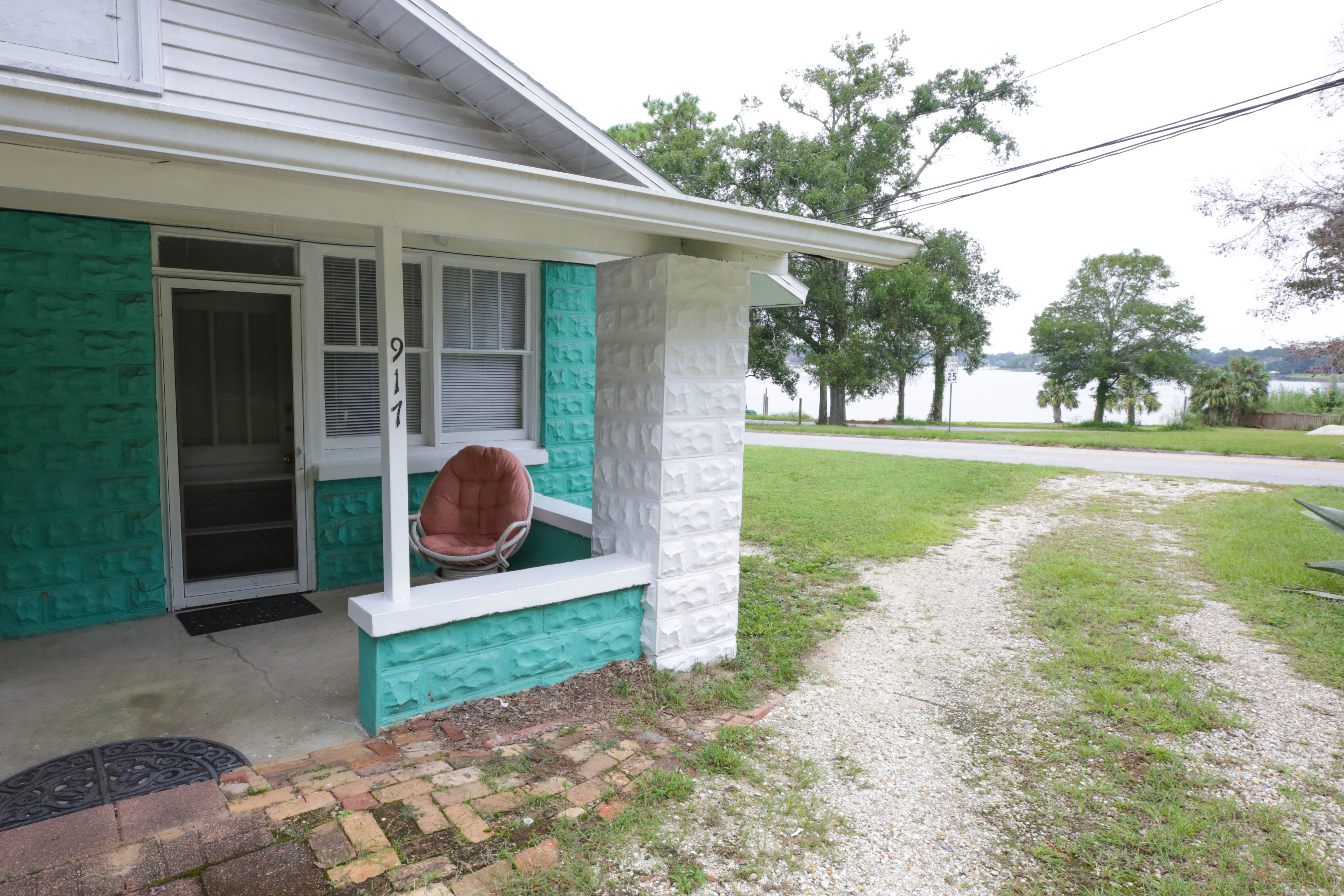 Pineapple Paradise | Gulf Coast BnB Rentals