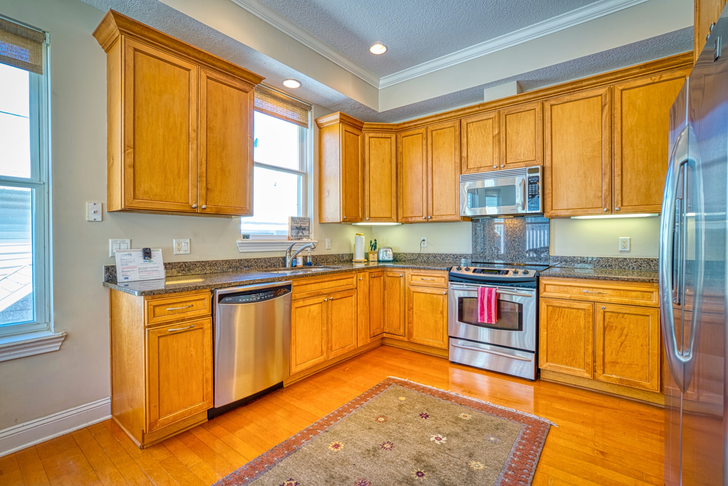 3 Bedroom 3 Bath Ocean Views Rooftop Deck Sleeps 8 - Jacksonville Beach, FL