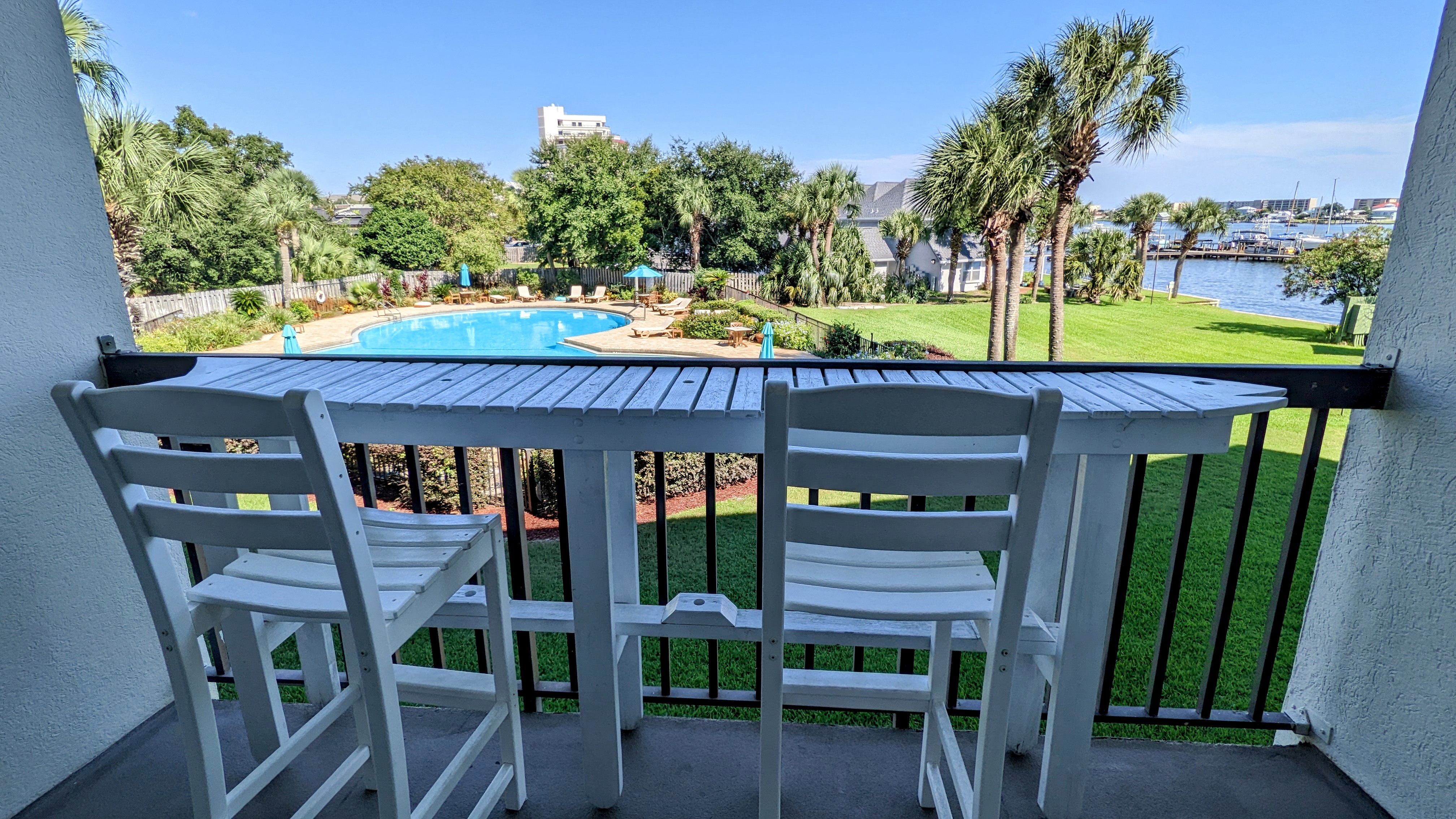Private Balcony And Access To Pool And Bayfront Beach - Charming Coastal Retreat - Fort Walton Beach, FL