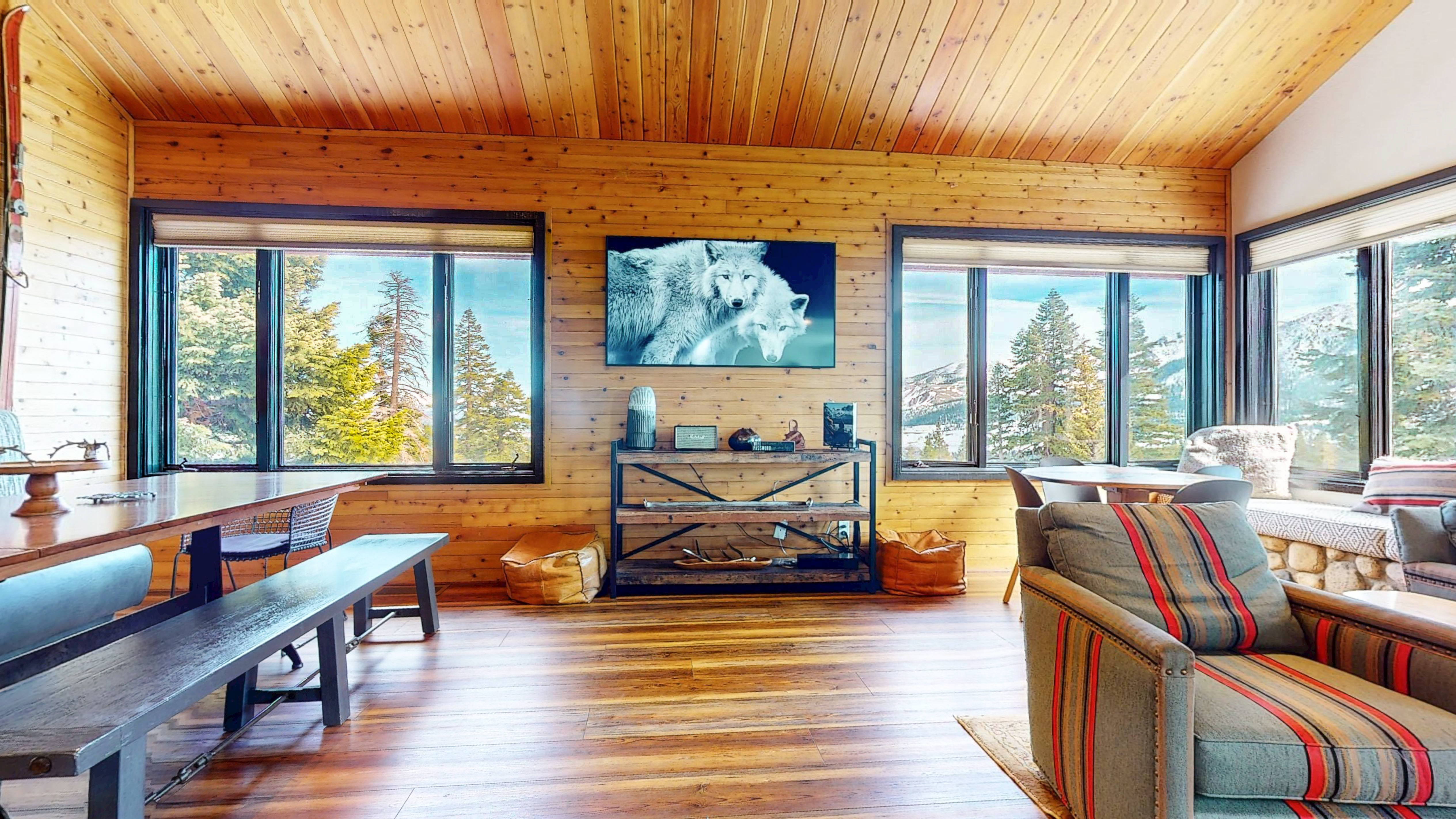 Jacuzzi And Stunning Views - Beautiful Ski Retreat - Mammoth Lakes, CA