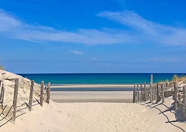 Dunes View 5 (left) | Martha Murray Vacation Rentals