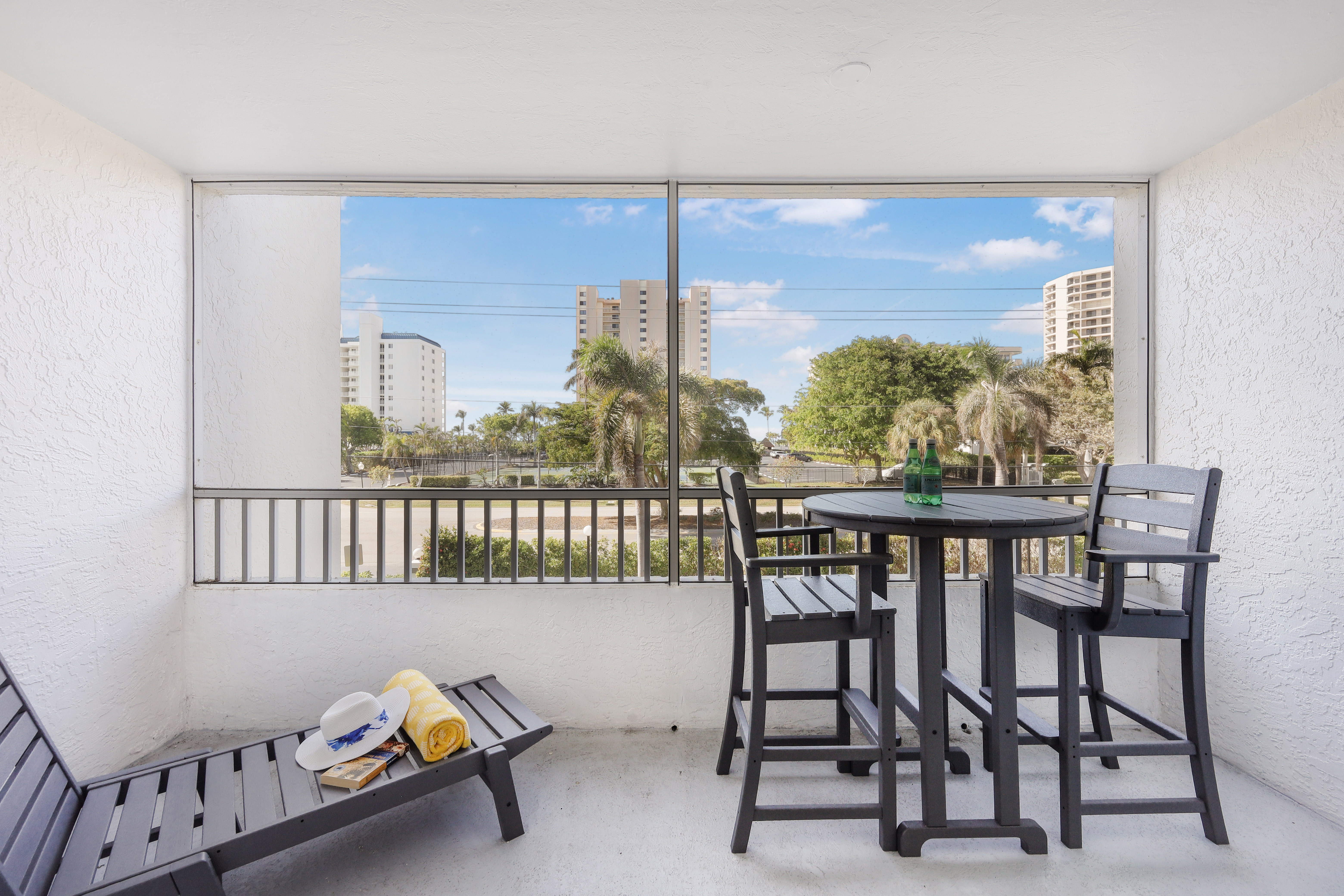 Spacious Balcony And Heated Pool Access - Cozy Tropical Retreat - Marco Island, FL