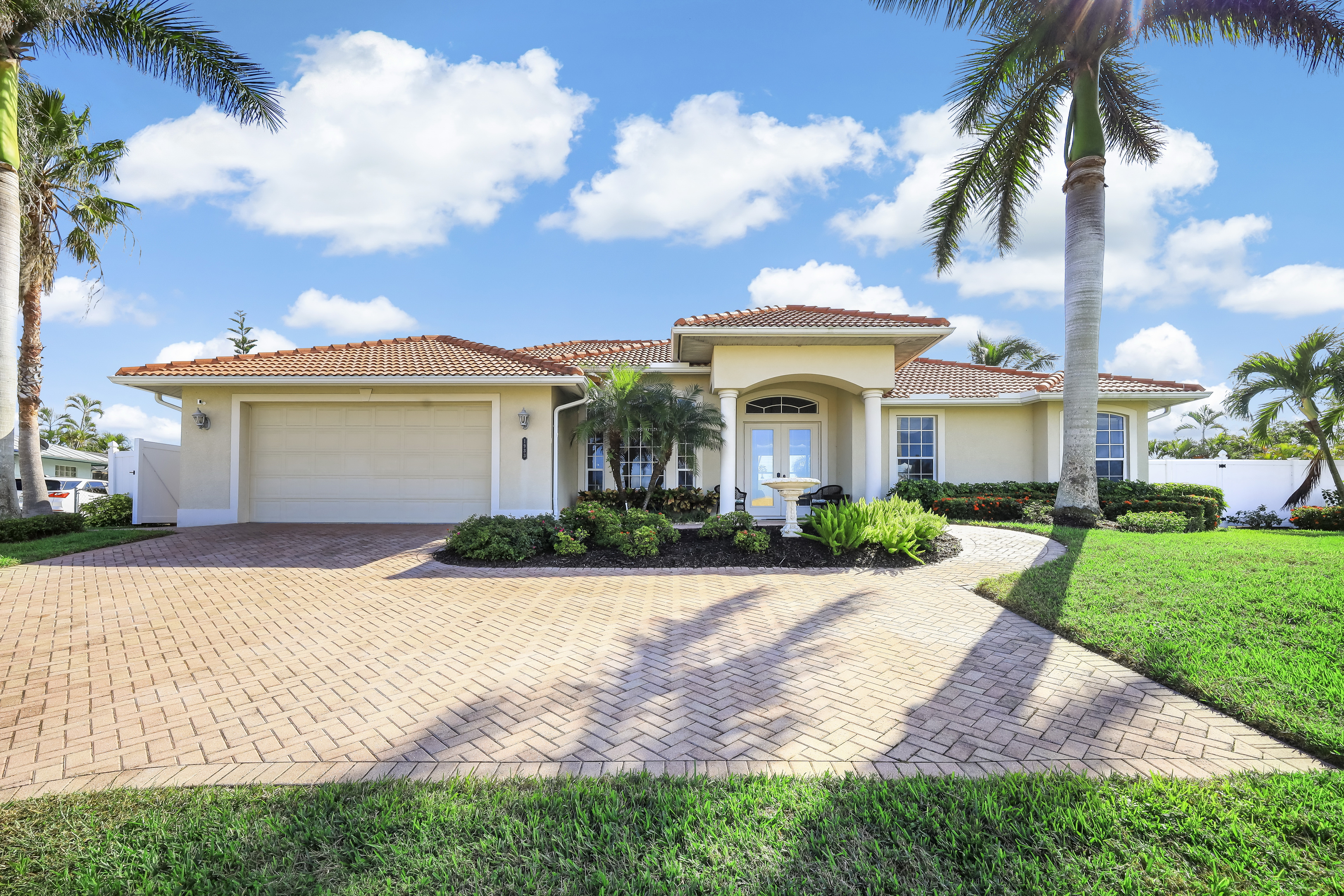 Tropical Oasis With Heated Pool And Hot Tub - Stunning Retreat - Marco Island, FL