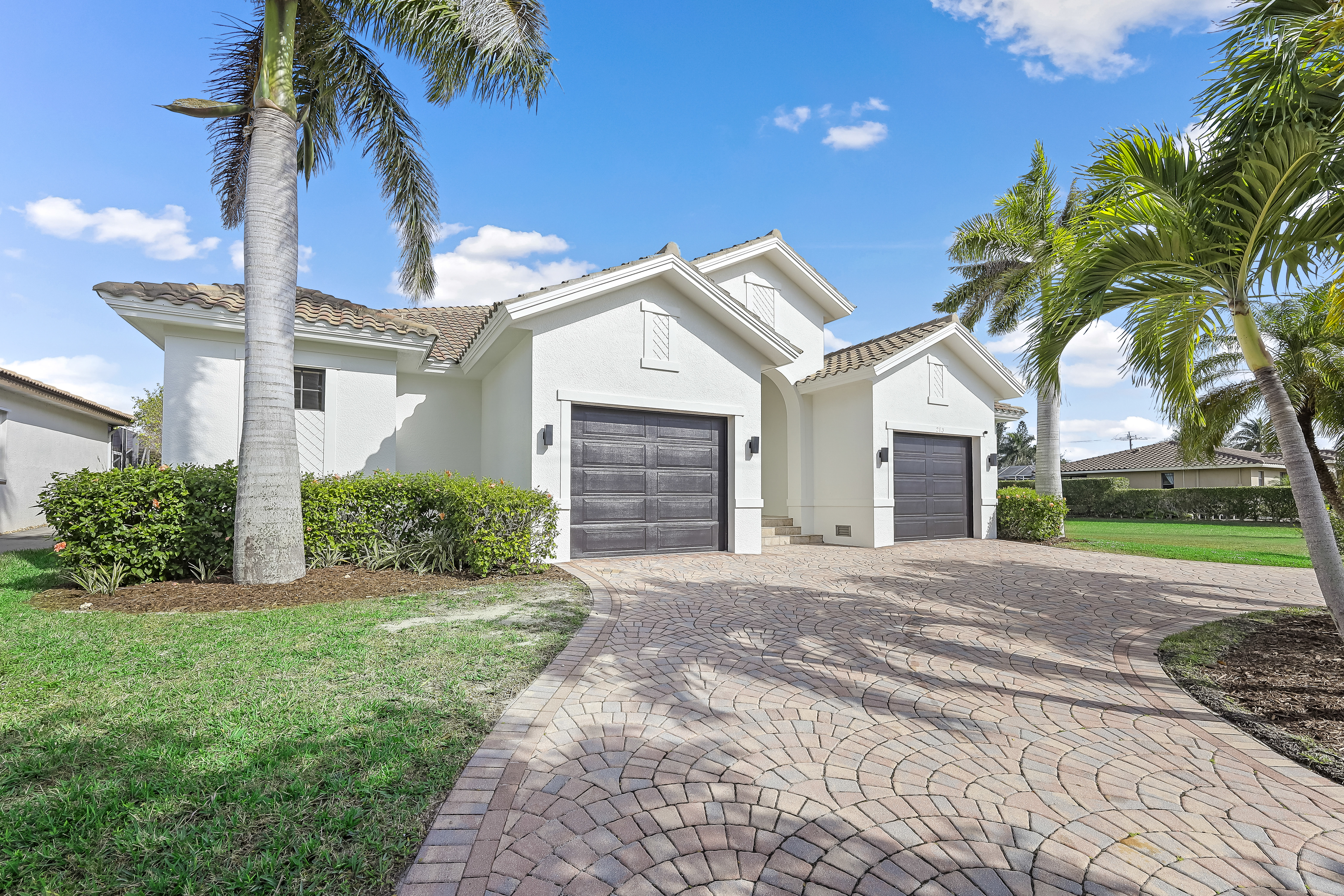 Heated Saltwater Pool And Tropical Oasis - Spacious Family Retreat - Marco Island, FL