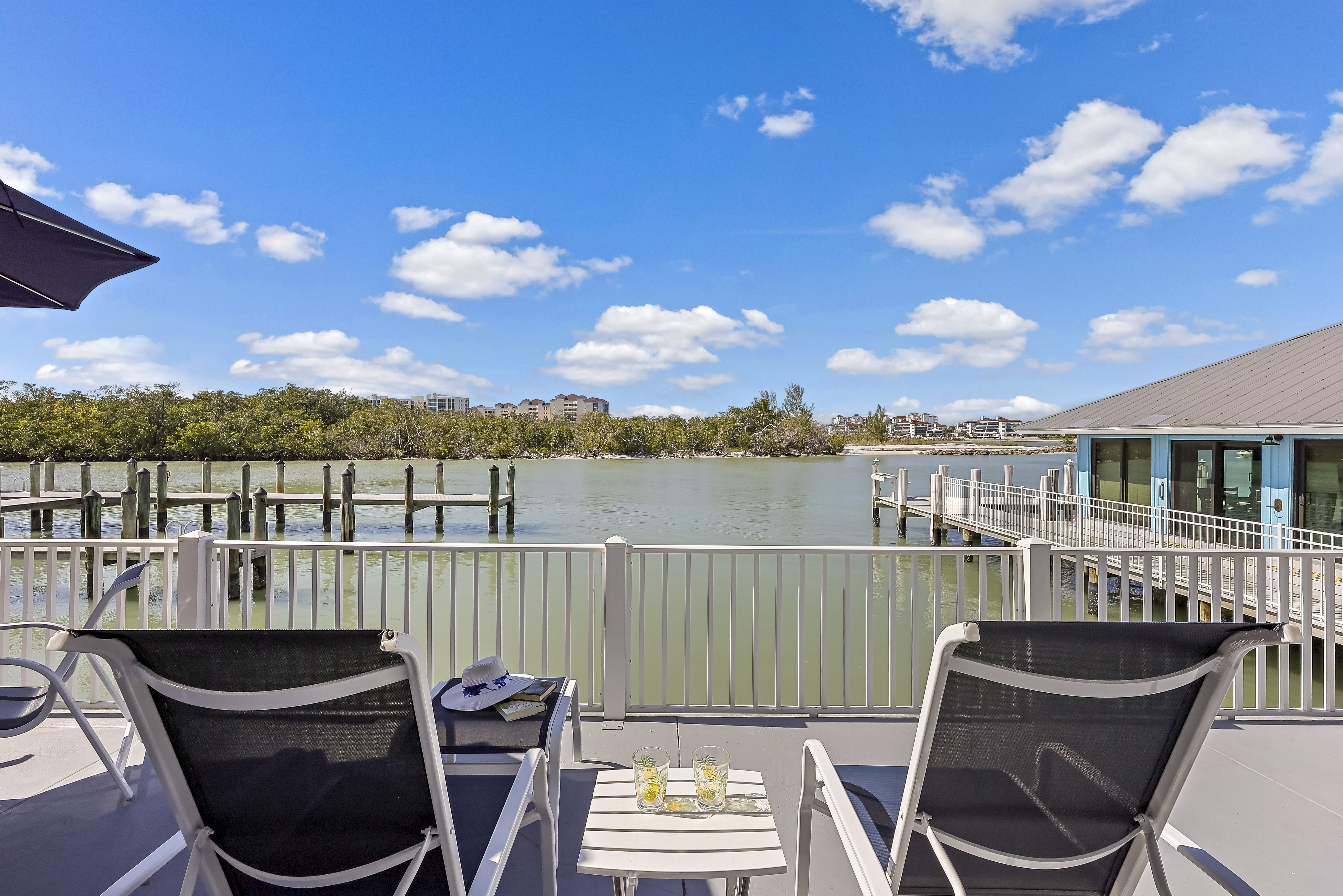 Waterfront Escape With Pool Access And Cozy Patio - Stunning Tropical Haven - Marco Island, FL