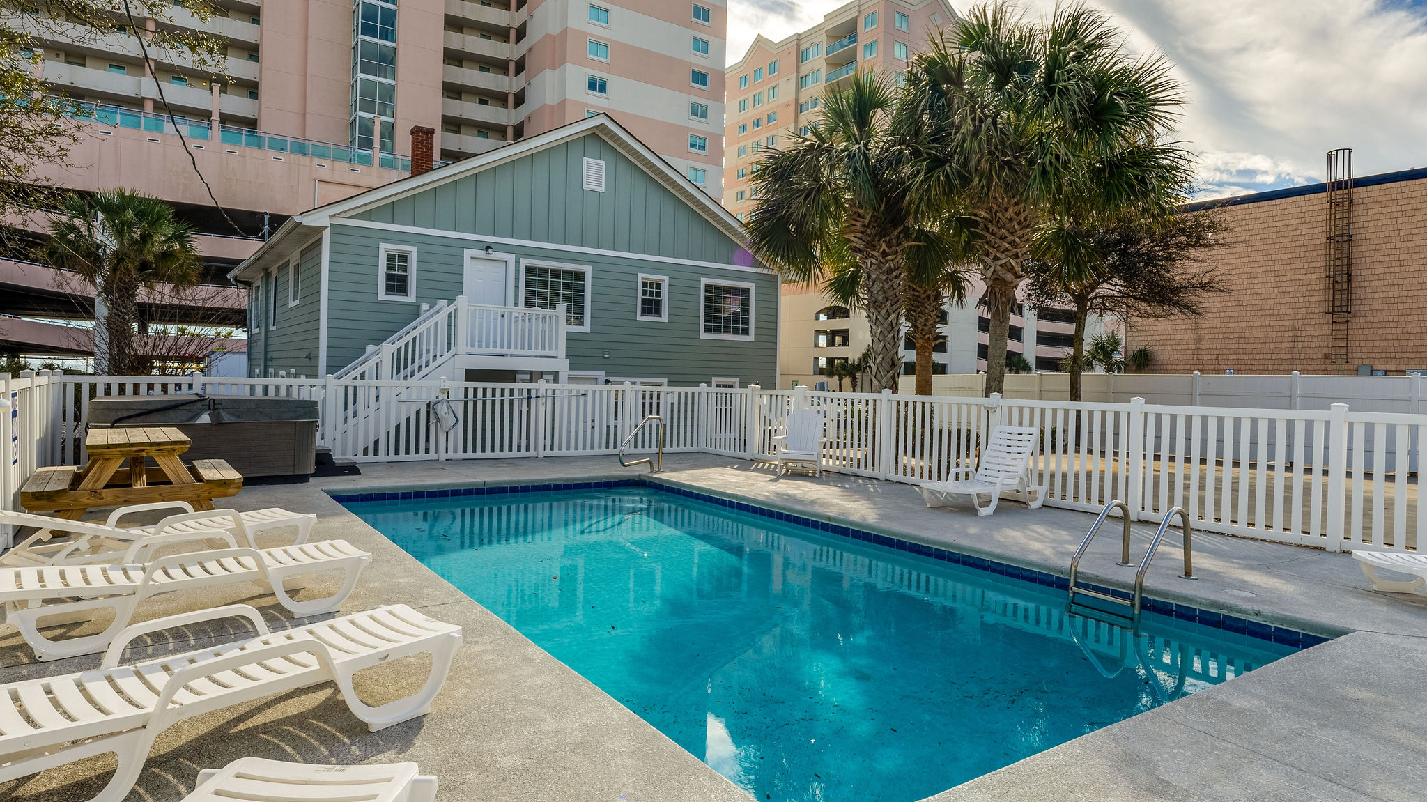 Ocean Pearl - 2nd Row - Beach House - Crescent Beach - South Carolina