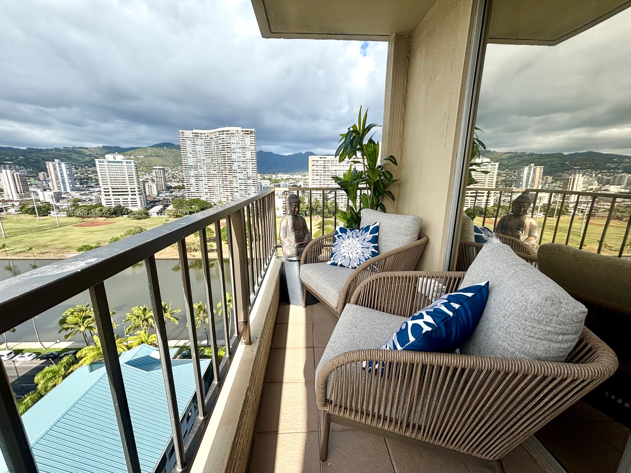 Tropical Oasis With Zen Lanai And Stunning Amenities - Charming Retreat - Honolulu, HI