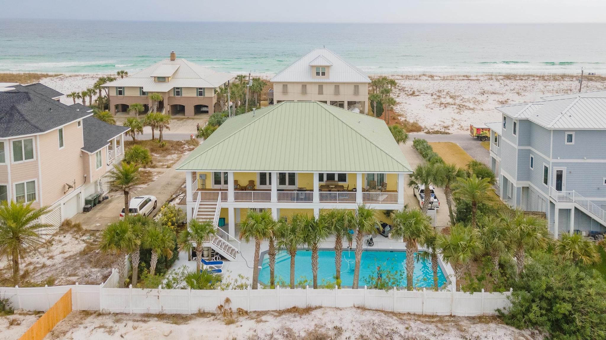 Ariola 1405 - The Big Yellow Beach House | Paradise Beach Homes