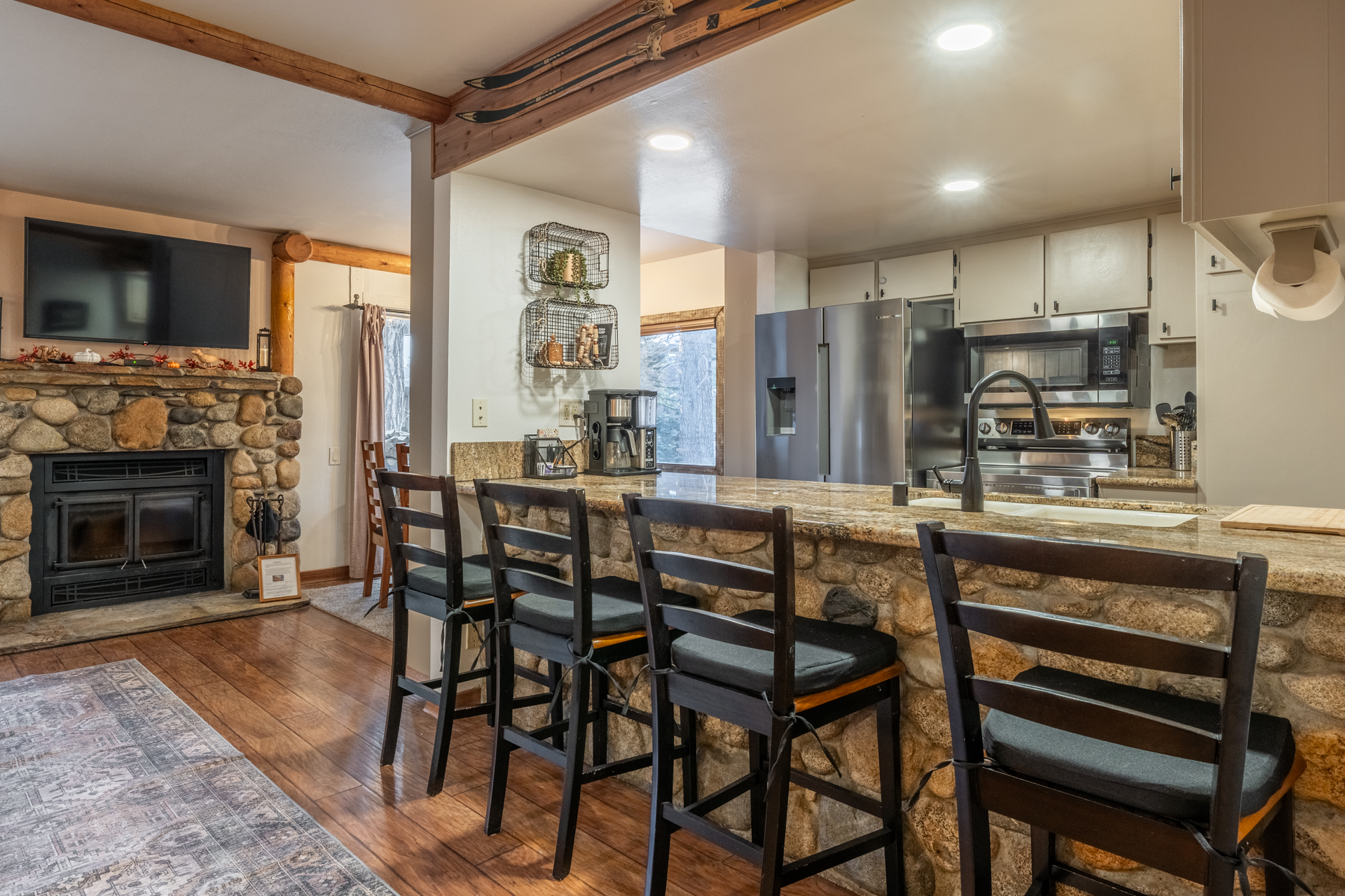 Season's Four #121 - Mammoth Lakes