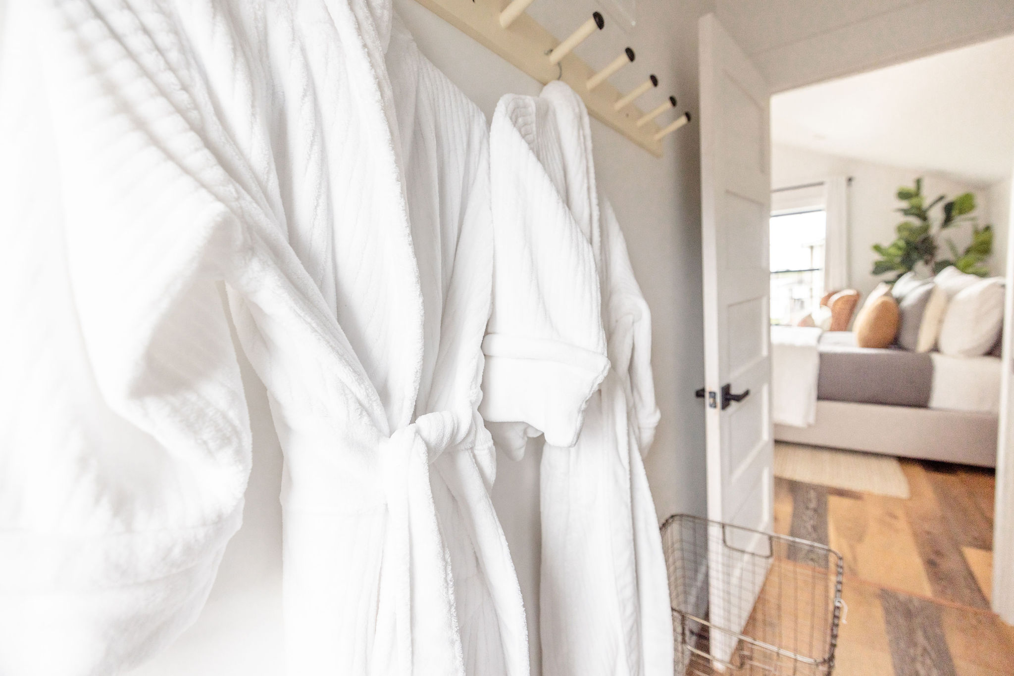 738 Alice Loop - 4 Sea's Cottage | Sitka Travel