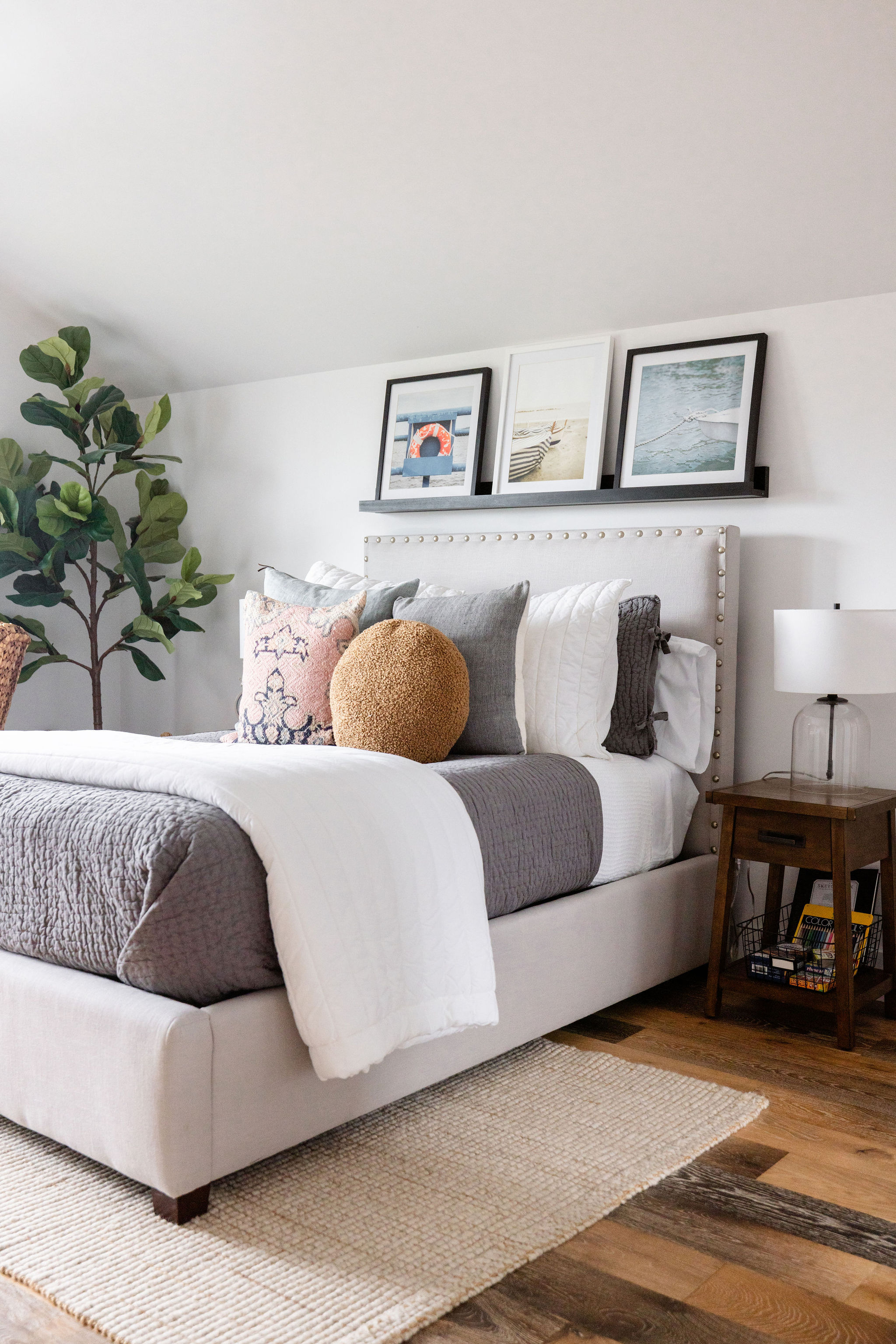 738 Alice Loop - 4 Sea's Cottage | Sitka Travel