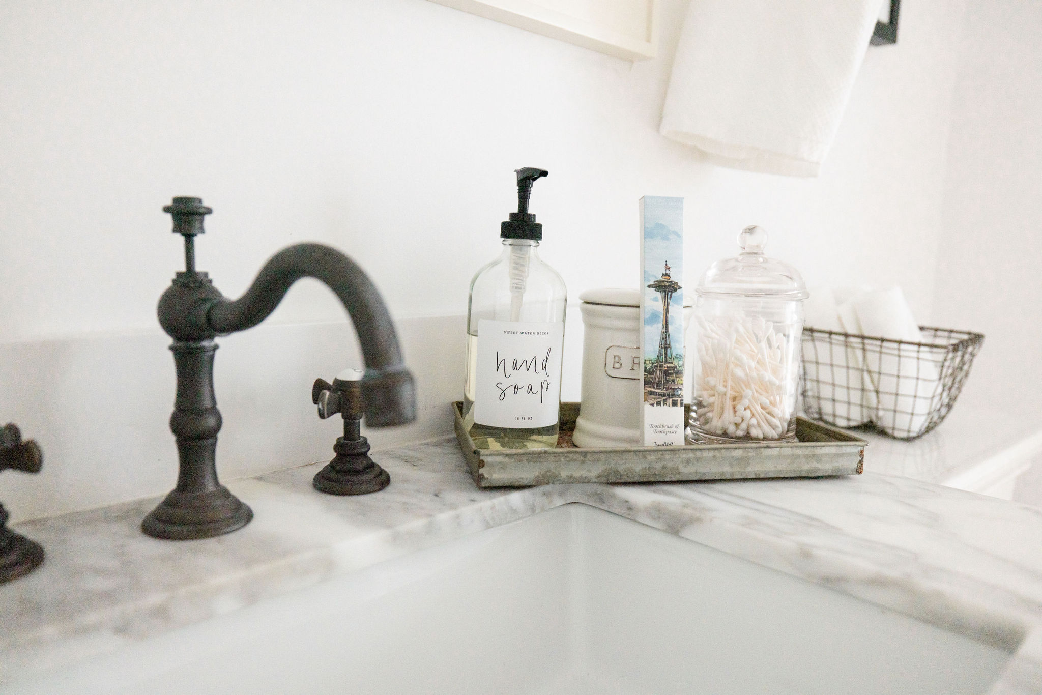 738 Alice Loop - 4 Sea's Cottage | Sitka Travel