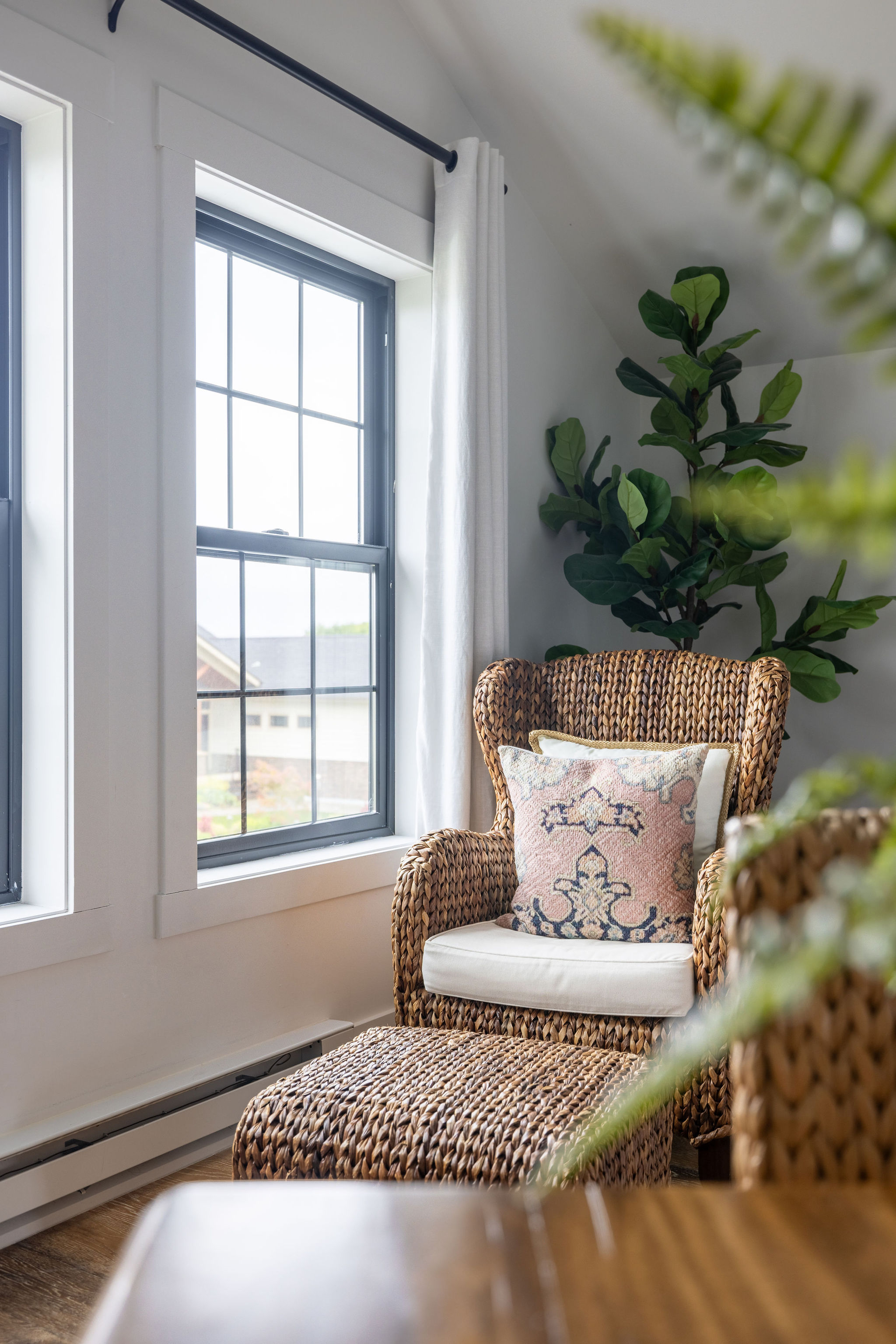 738 Alice Loop - 4 Sea's Cottage | Sitka Travel