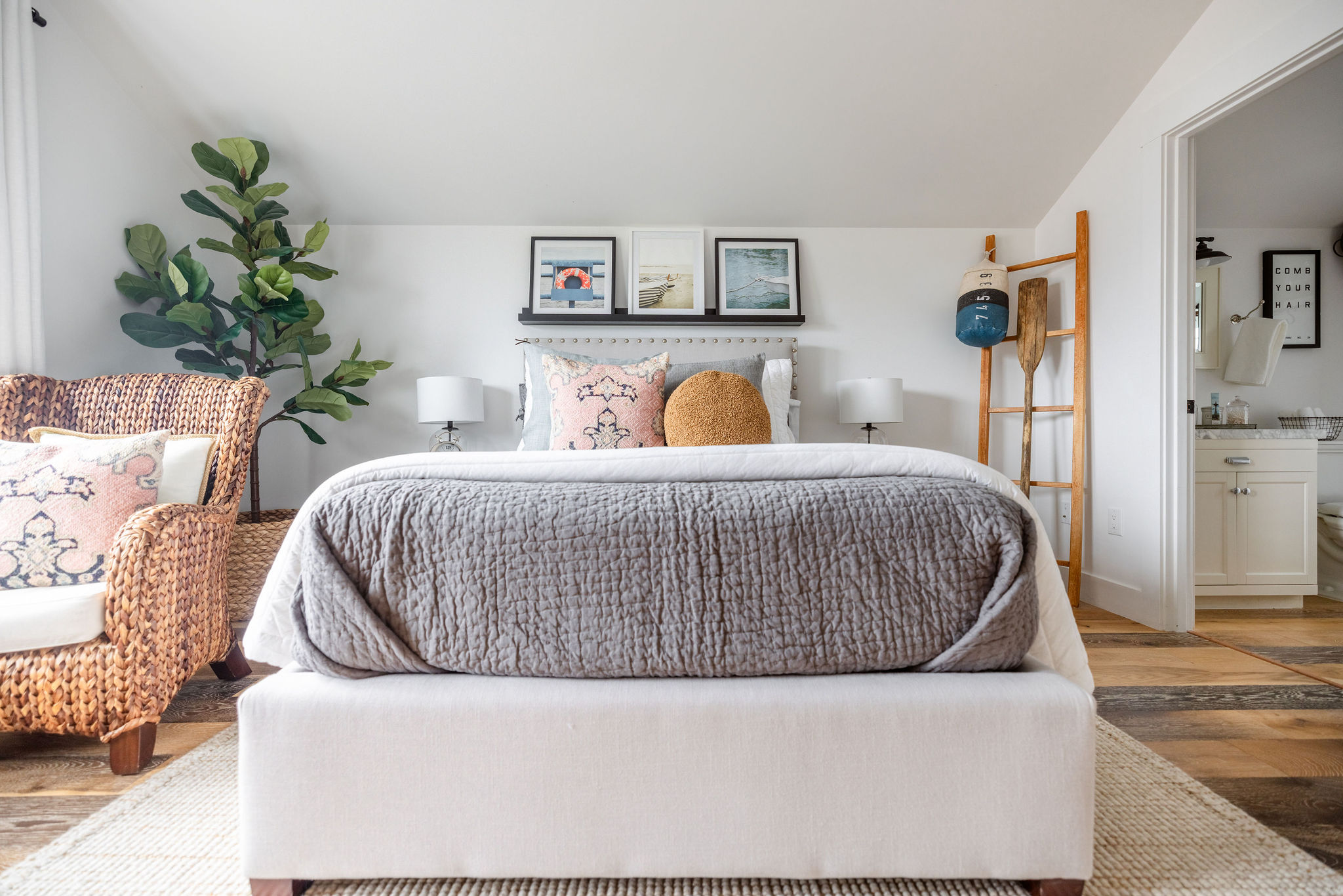 738 Alice Loop - 4 Sea's Cottage | Sitka Travel