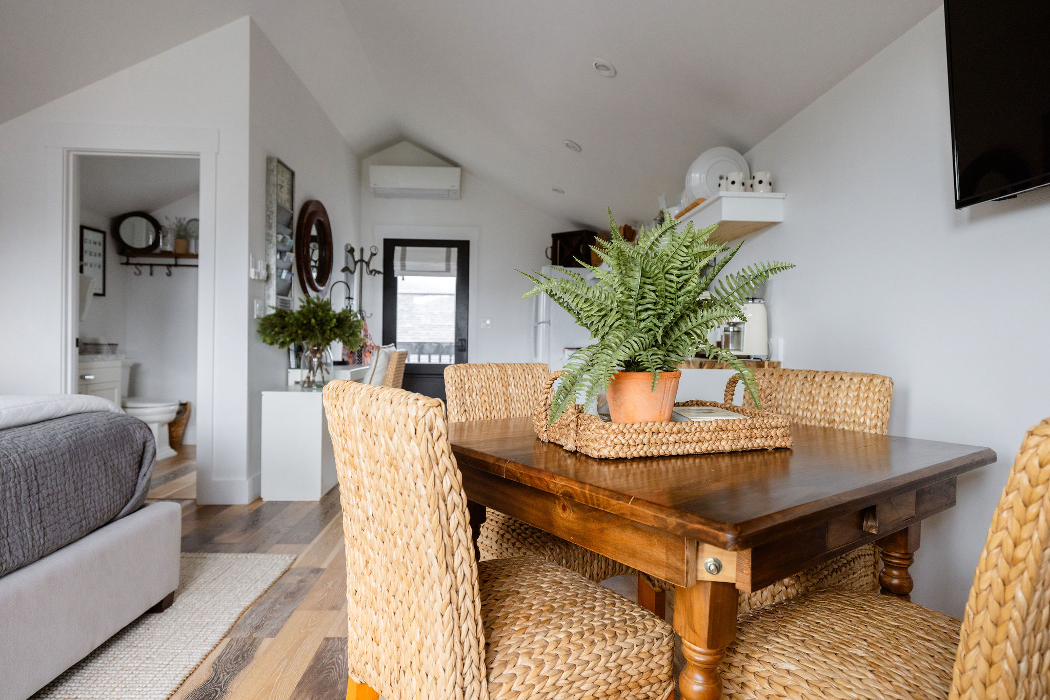 738 Alice Loop - 4 Sea's Cottage | Sitka Travel