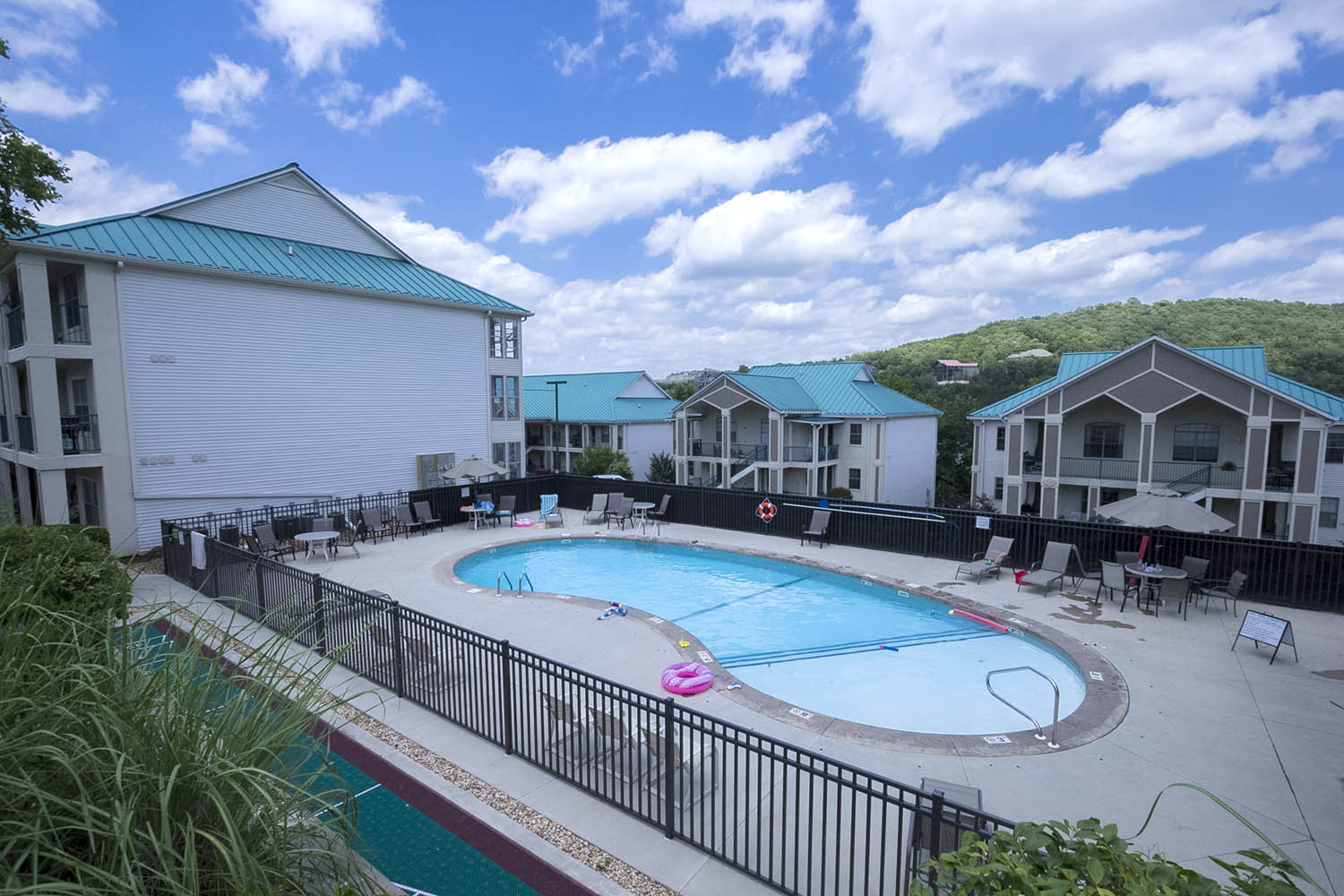 Reflection Retreat : 2 bedroom Condo in Emerald Pointe