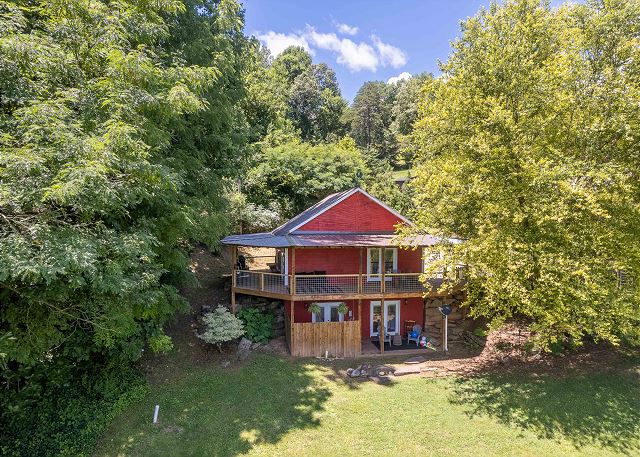 Yellow Rose Realty | Bryson City Cabin Rentals